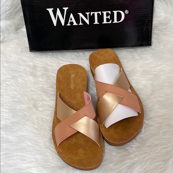 Wanted | Shoes | Wanted Pink And Gold Sandals With Crossstrap Design ...